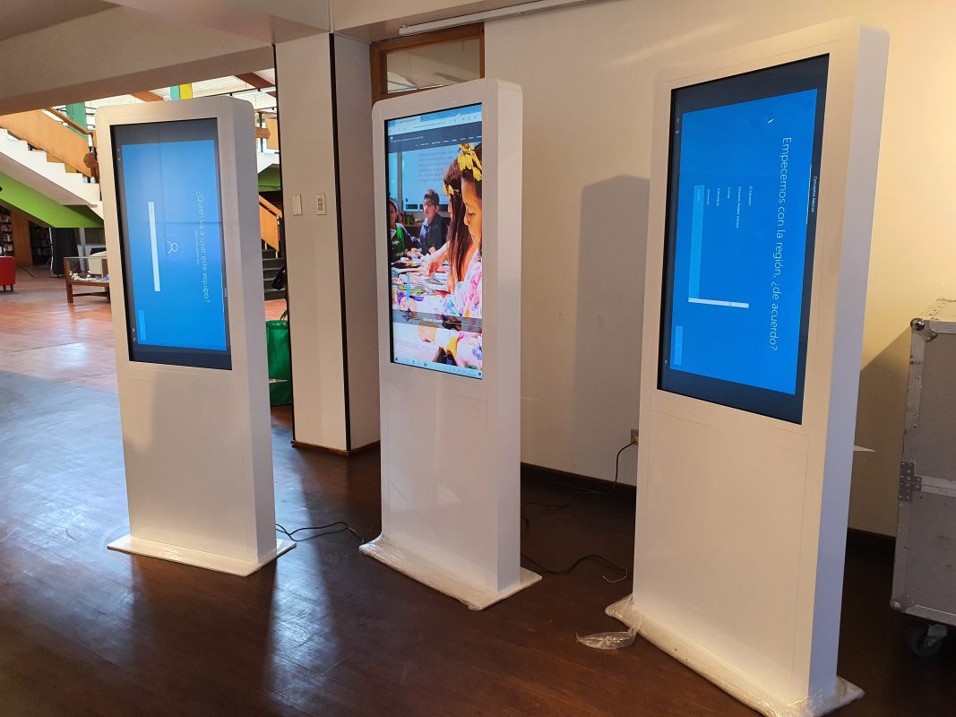 Tótem Digital Interactivo - Pantalla táctil 43" - Sistema operativo Android